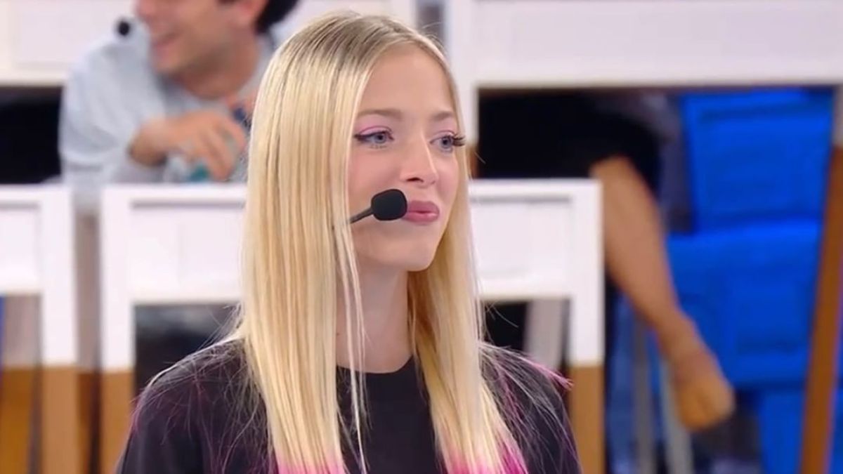 Ad Amici di Maria De Filippi anche la cantante imperiese Alena Casarino ...